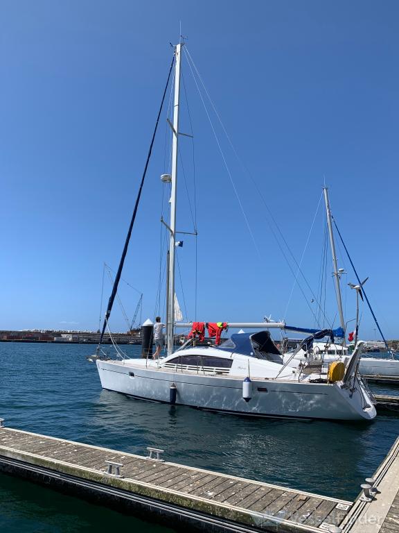 HELIA, Sailing vessel - Details and current position - MMSI 227793550 ...