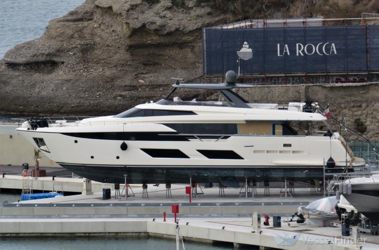 PIOLA, Pleasure craft - Details and current position - MMSI 228383900 ...