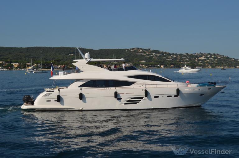 SKYRA, Pleasure craft - Details and current position - MMSI 228409600 ...