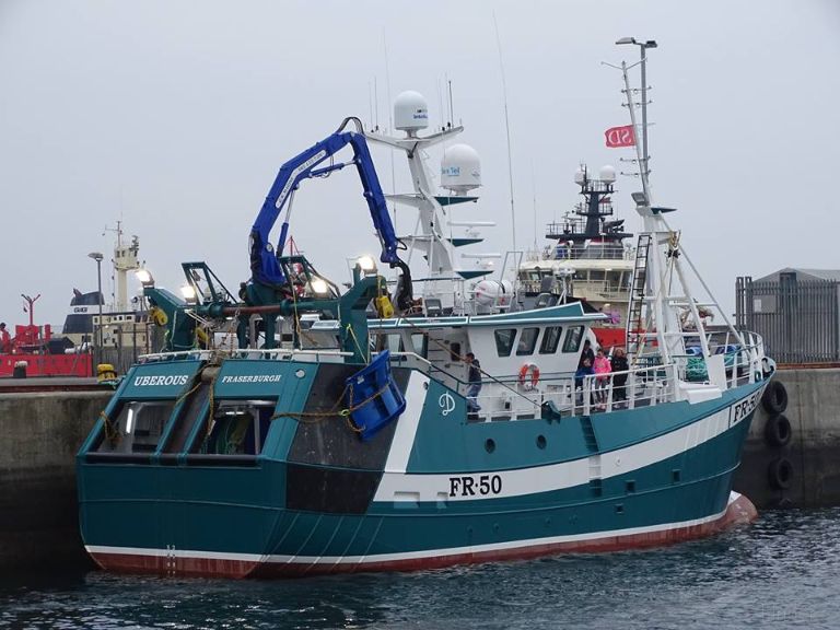 UBEROUS FR50, Fishing vessel - Details and current position - MMSI 232018893 - VesselFinder