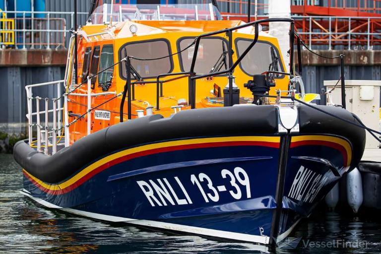 RNLI LIFEBOAT 13-39, SAR - Details and current position - MMSI ...