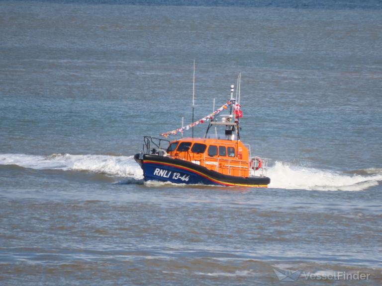 RNLI LIFEBOAT 13-44, SAR - Details and current position - MMSI ...