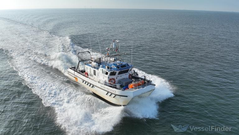 SHORE PRESENCE, Dredging or UW ops - Details and current position ...