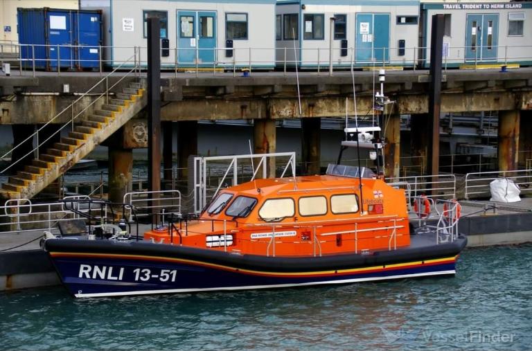 RNLI LIFEBOAT 13-51, SAR - Details and current position - MMSI ...