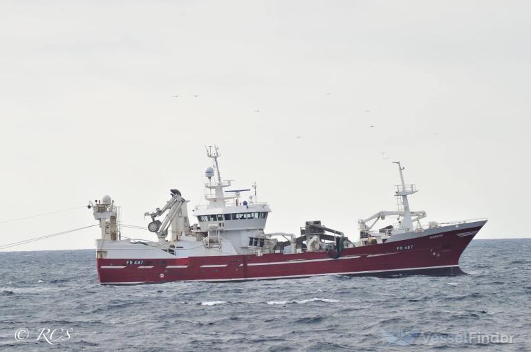 SUNBEAM FR487, Fishing vessel - Details and current position - MMSI ...