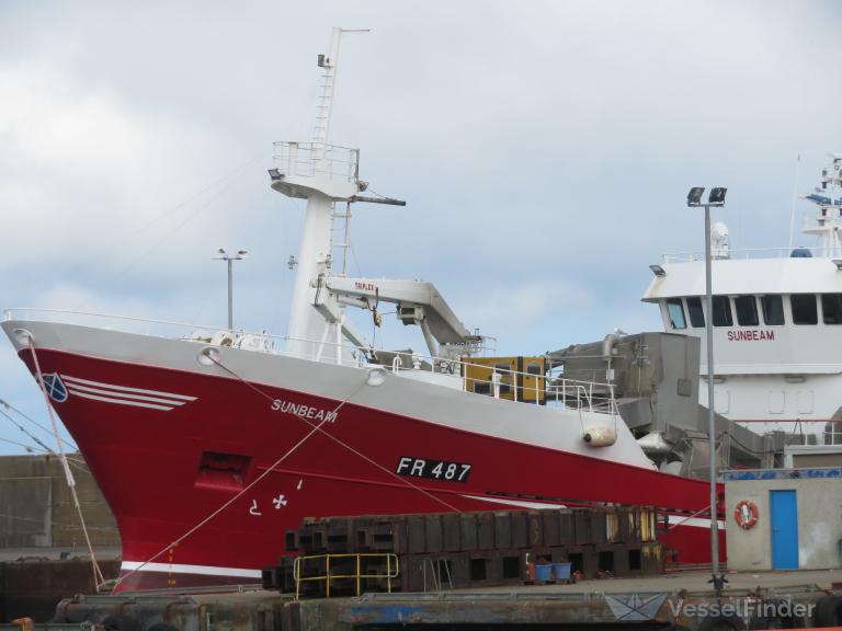 SUNBEAM FR487, Fishing vessel - Details and current position - MMSI ...