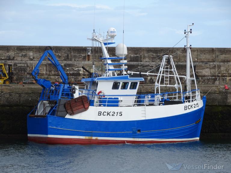 CHLOE ELLA BCK215, Fishing vessel - Details and current position - MMSI ...