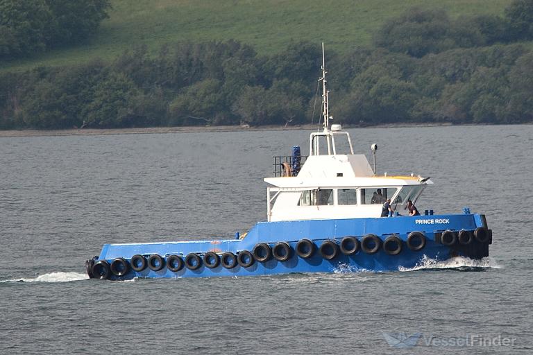 PRINCE ROCK, Tug - Details and current position - MMSI 235014216 ...