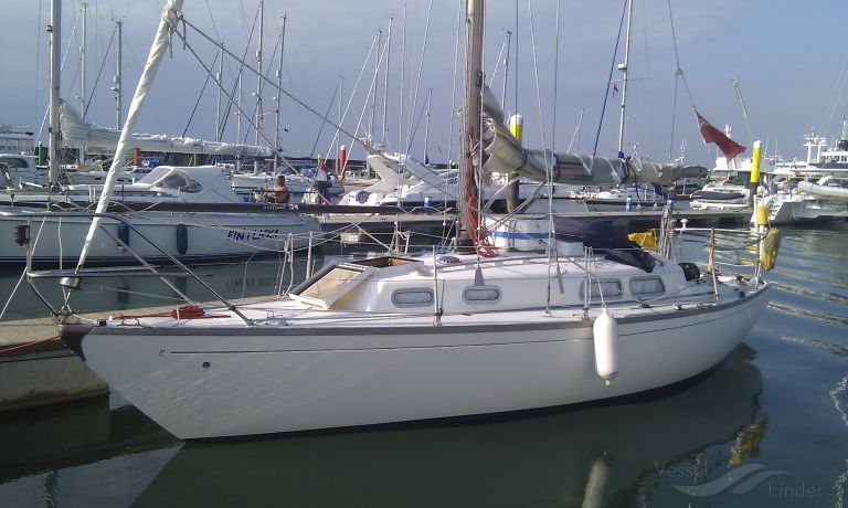 SNOWBIRD OF HAMBLE, Sailing vessel - Details and current position ...
