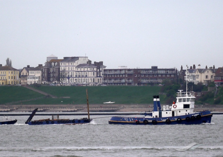 AGAMA, Tug - Details and current position - MMSI 235070039 - VesselFinder