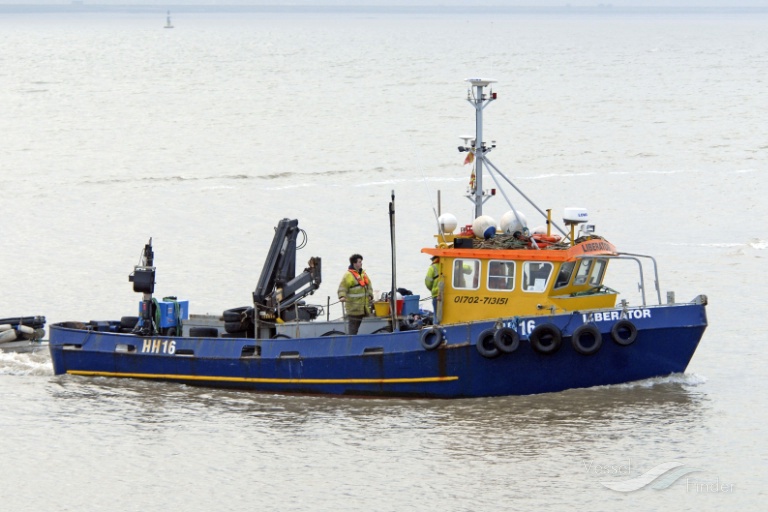 LIBERATOR, Tug - Details and current position - MMSI 235076072 ...