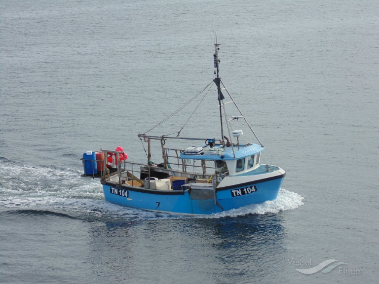ATHENA, Fishing vessel - Details and current position - MMSI 235082696 ...