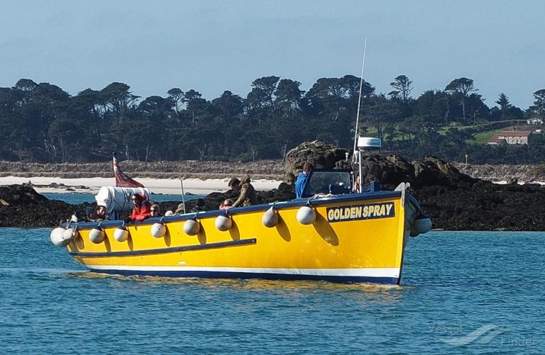 GOLDEN SPRAY, Passenger ship - Details and current position - MMSI ...