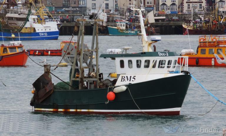 DEE J, Fishing vessel - Details and current position - MMSI 235103441 ...