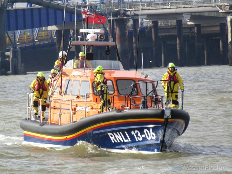 RNLI LIFEBOAT 13-06, SAR - Details and current position - MMSI ...