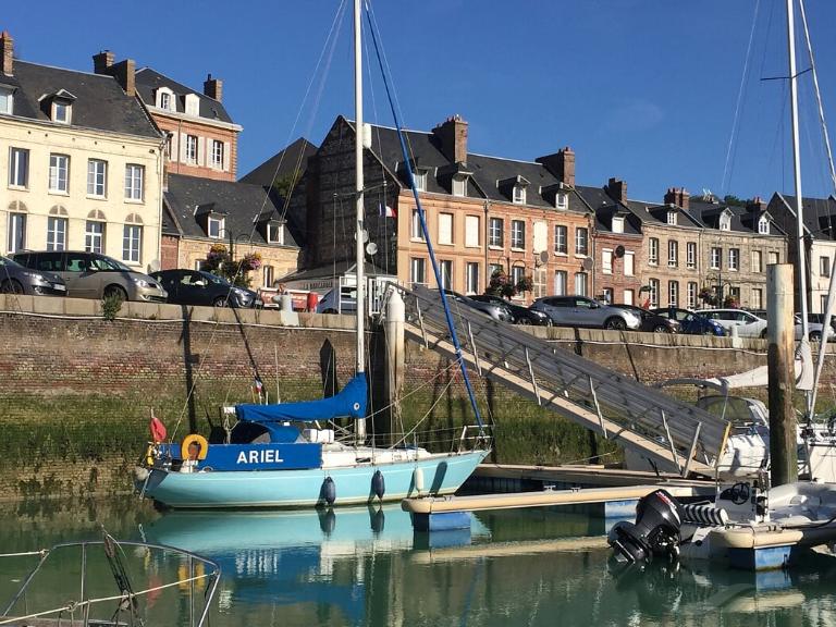 ARIEL, Sailing vessel - Details and current position - MMSI 235107653 ...