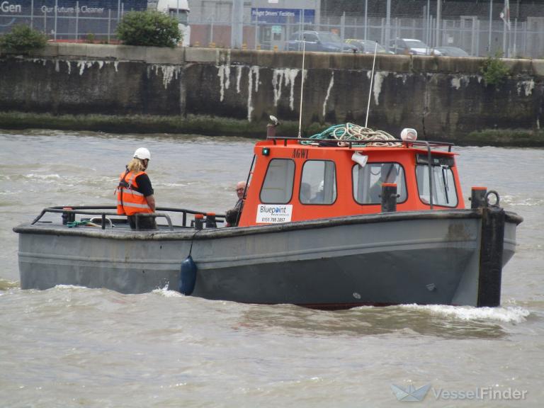 AGWI, Tug - Details and current position - MMSI 235108845 - VesselFinder