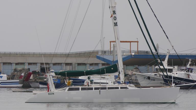 ROM, Pleasure craft - Details and current position - MMSI 235110823 ...