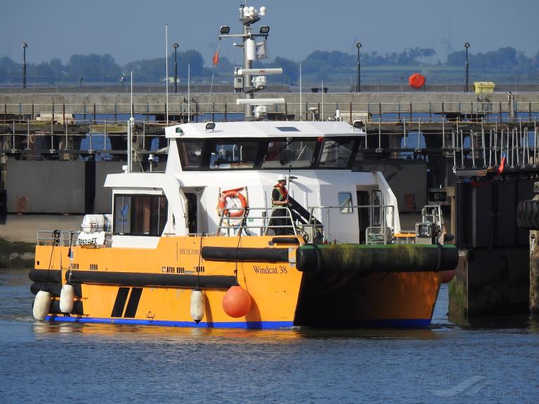 WINDCAT 38, HSC - Details and current position - MMSI 235111195 ...