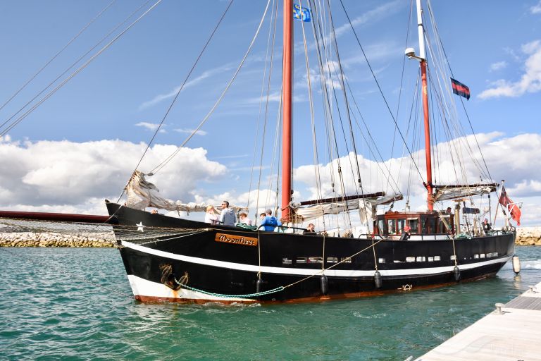 MOONFLEET, Sailing vessel - Details and current position - MMSI ...
