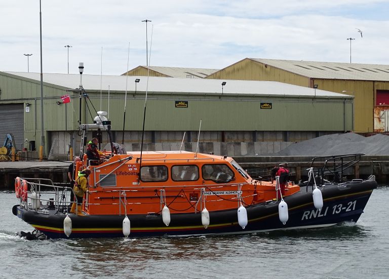 RNLI LIFEBOAT 13-21, SAR - Details and current position - MMSI ...