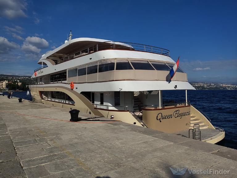 QUEEN ELEGANZA, Passenger ship - Details and current position - MMSI ...