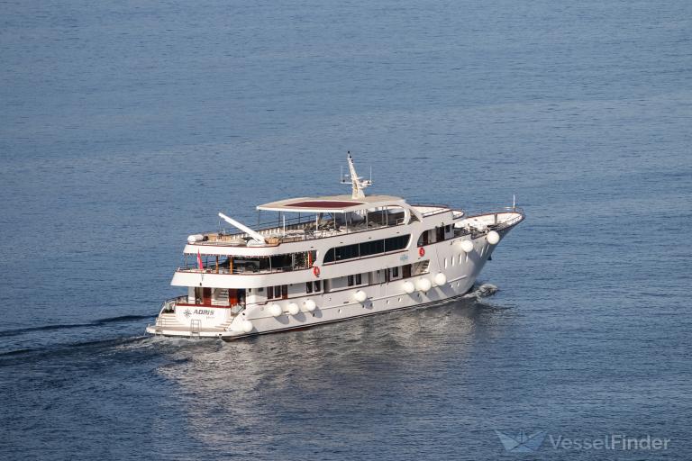 ADRIS, Passenger ship - Details and current position - MMSI 238458140 ...