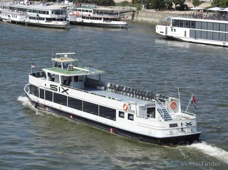 SIX, Passenger ship - Details and current position - ENI 04025490, MMSI ...