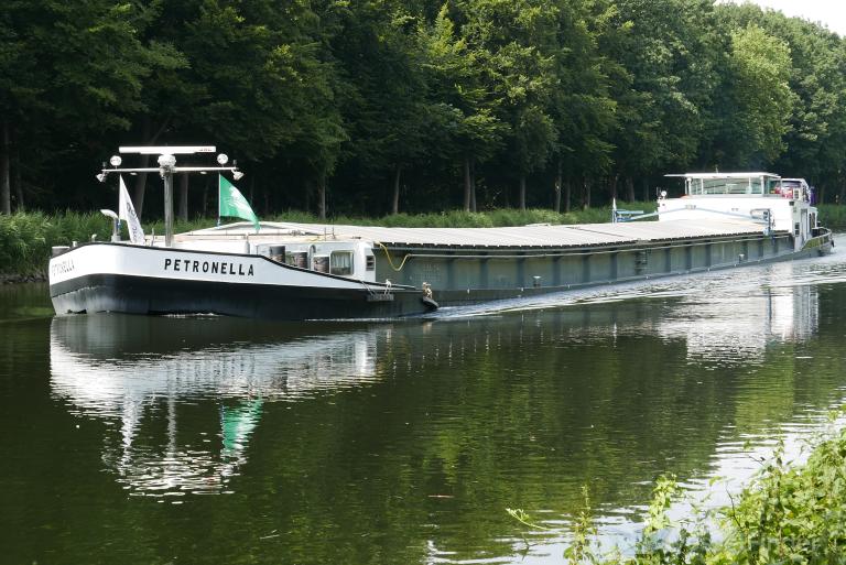 PETRONELLA, Unknown - Details and current position - ENI 06000184, MMSI 244000642 - VesselFinder