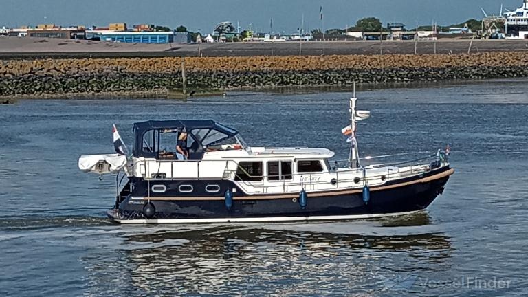 INFINITY, Pleasure craft - Details and current position - MMSI ...