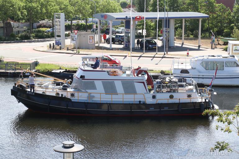 BASTA, Pleasure craft - Details and current position - MMSI 244015482 ...