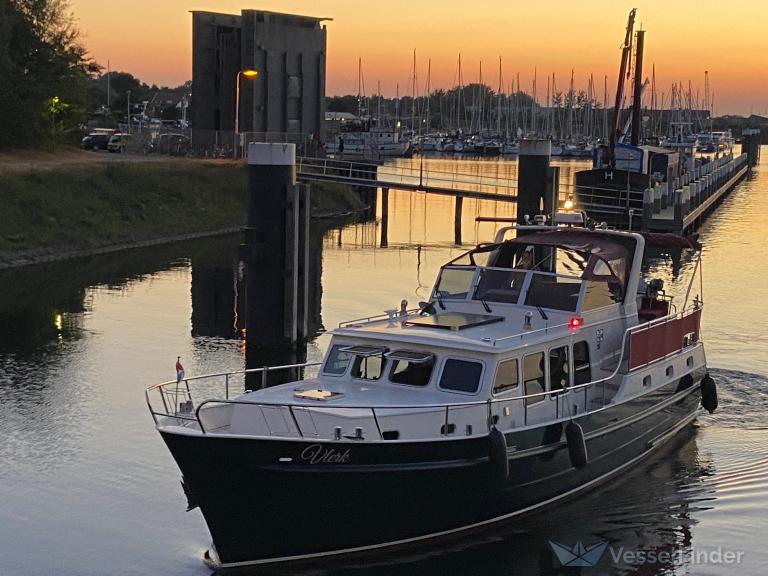 VLERK, Pleasure craft - Details and current position - MMSI 244016745 ...