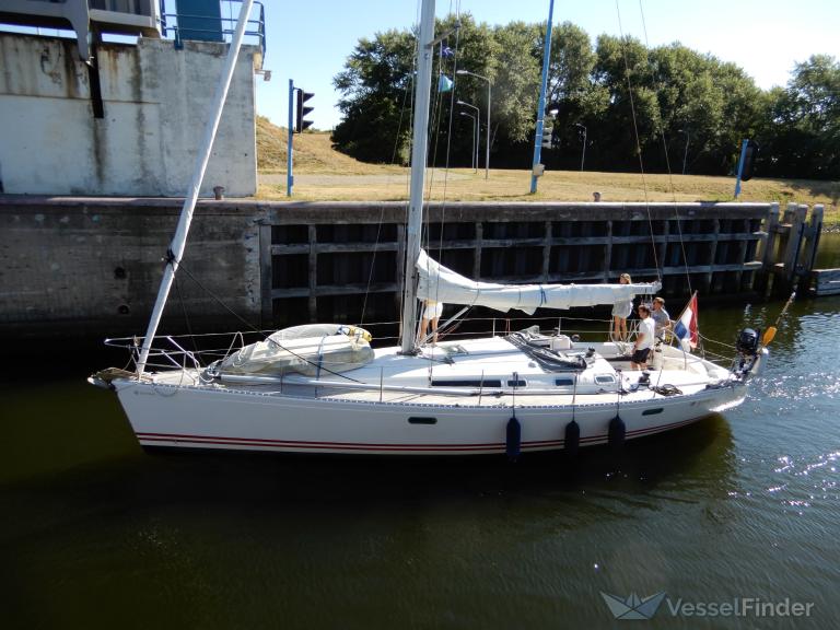 HOPI BON, Sailing vessel - Details and current position - MMSI ...