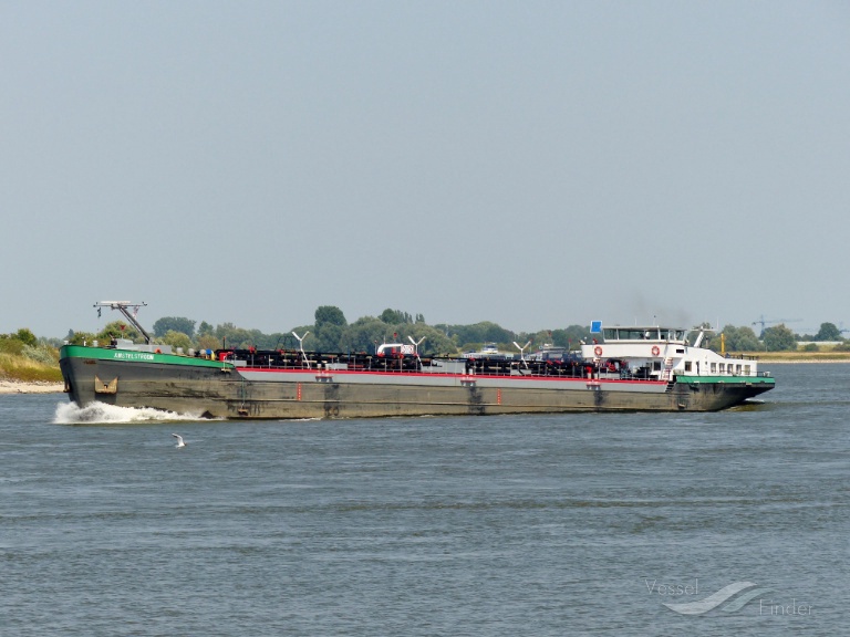 MON REVE, Pleasure craft - Details and current position - MMSI ...