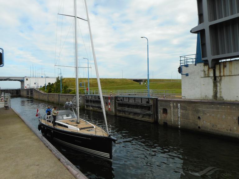 LAZY FOX, Sailing vessel - Details and current position - MMSI ...