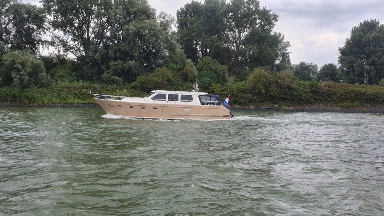 HYDRA, Pleasure craft - Details and current position - MMSI 244060445 ...