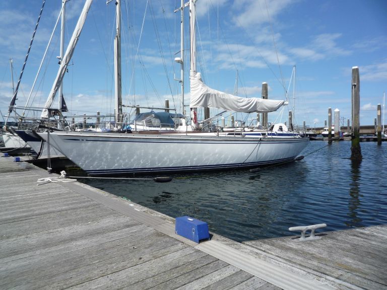SNOW, Sailing vessel - Details and current position - MMSI 244090872 ...