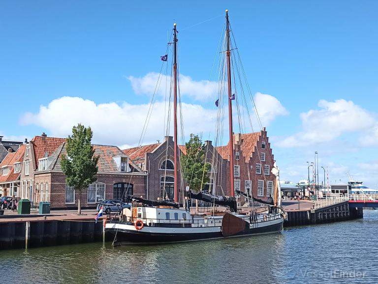 ELBRICH, Passenger ship - Details and current position - MMSI 244100663 ...