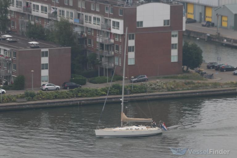 AMITA, Sailing vessel - Details and current position - MMSI 244184207 ...