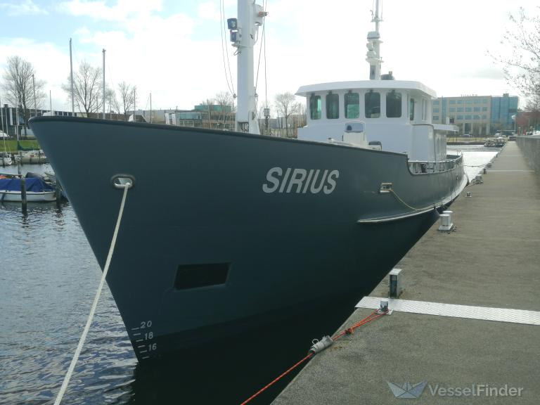 SIRIUS, Pleasure craft - Details and current position - MMSI 244615624 ...