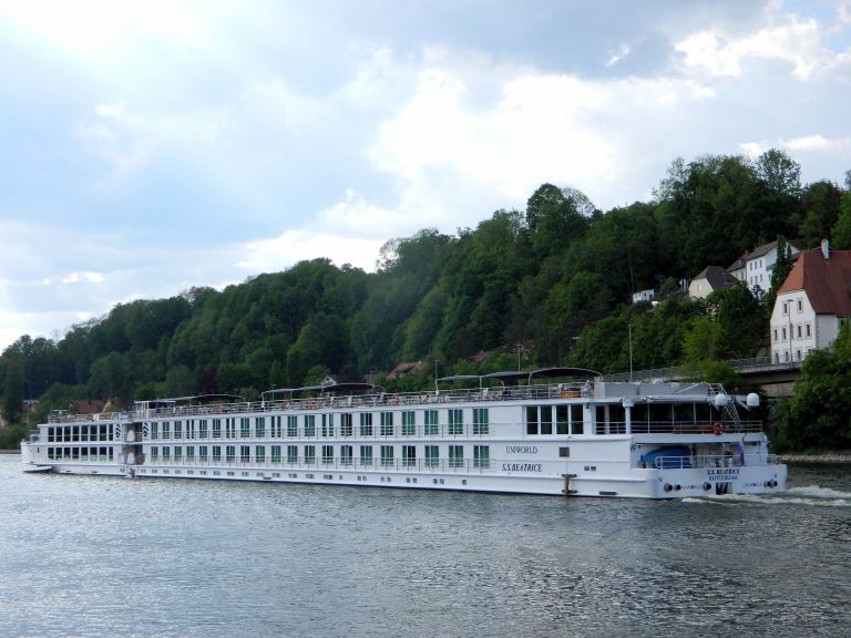 S.S. BEATRICE, Passenger ship - Details and current position - ENI ...