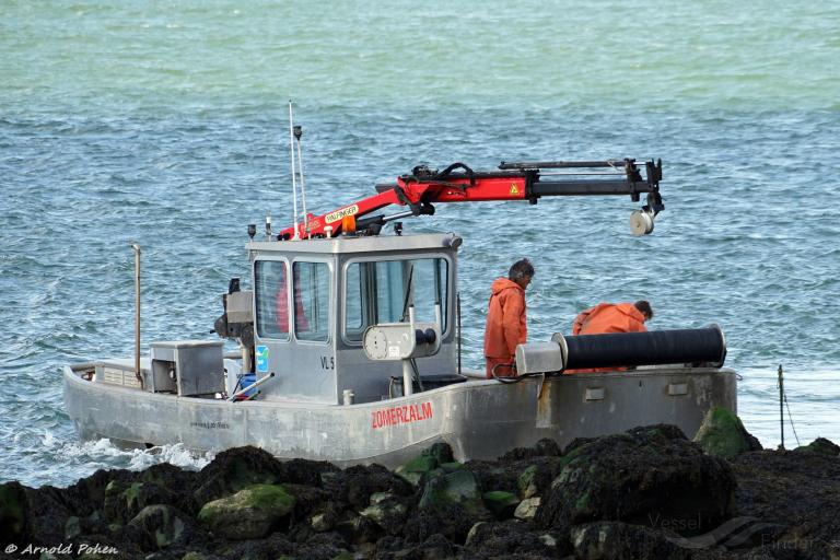 VL5, Fishing vessel - Details and current position - MMSI 244650394 ...