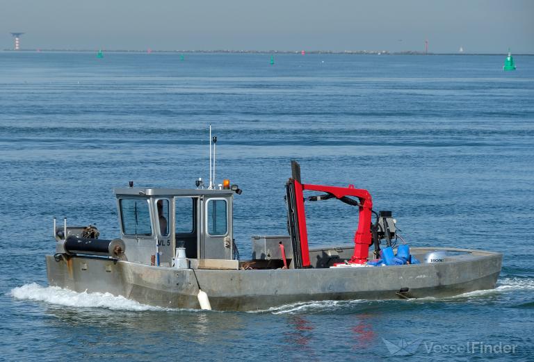 VL5, Fishing vessel - Details and current position - MMSI 244650394 ...