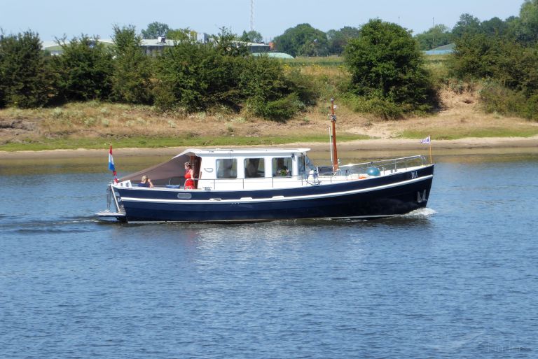 ZILT, Pleasure craft - Details and current position - MMSI 244660116 ...