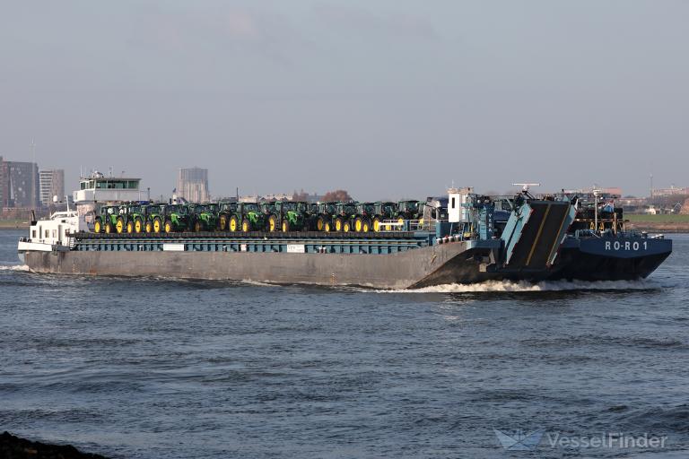 VERA, Cargo ship - Details and current position - ENI 02104810, MMSI ...