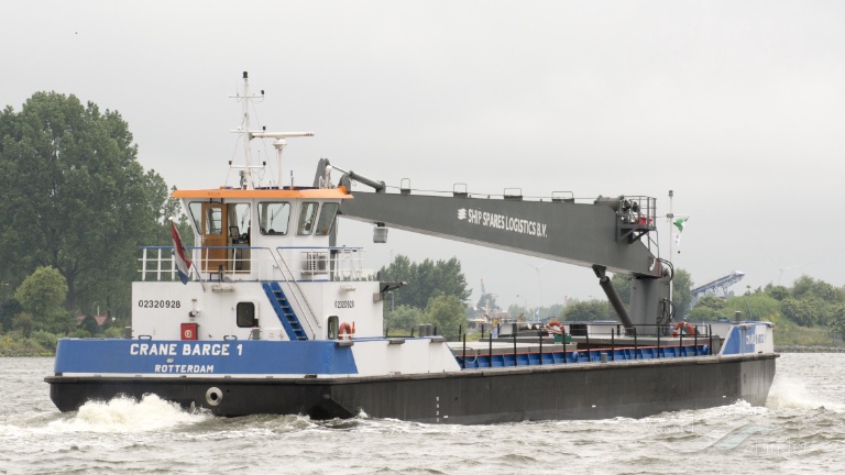CRANE BARGE 1, Dredging or UW ops - Details and current position - ENI ...