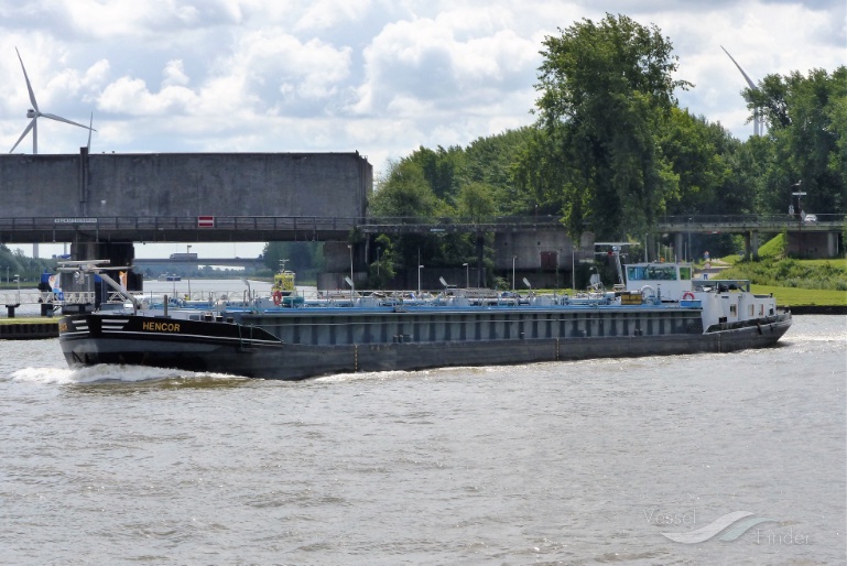 HENCOR, Tanker - Details and current position - MMSI 244670742 ...