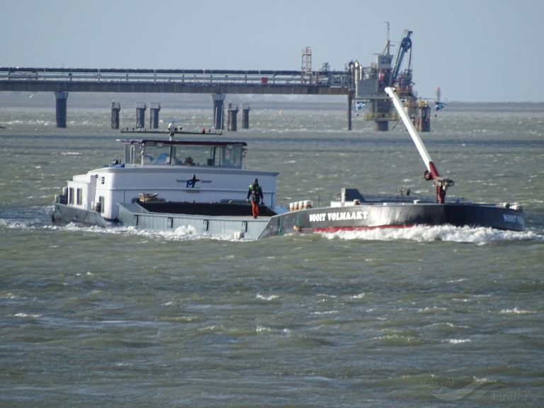 Free AIS Ship Tracking of Marine Traffic - VesselFinder