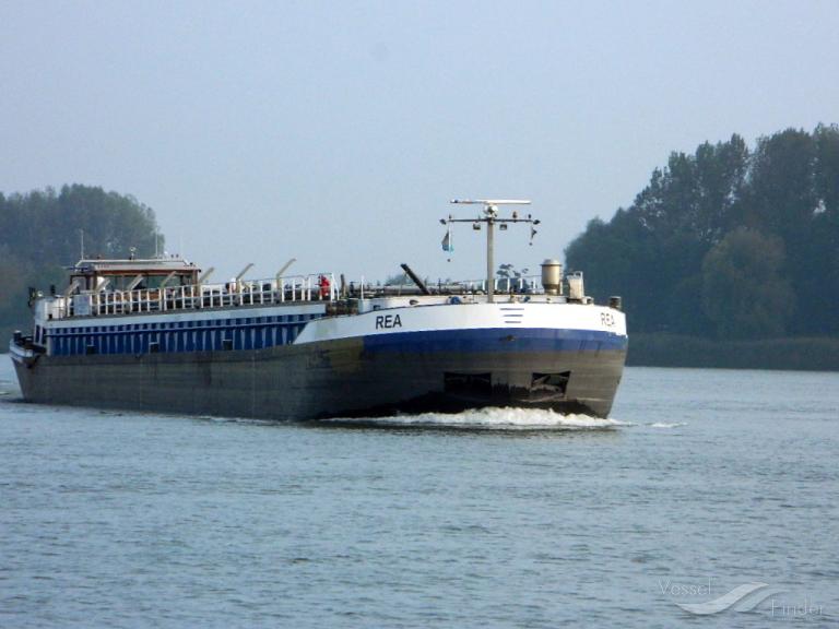 REA, Tanker - Details and current position - MMSI 244690543 - VesselFinder