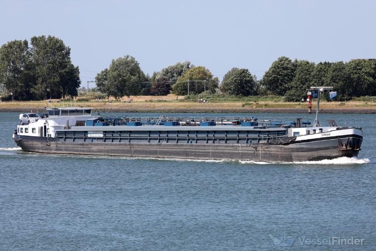 BJOKA, Tanker - Details and current position - ENI 02312365, MMSI ...